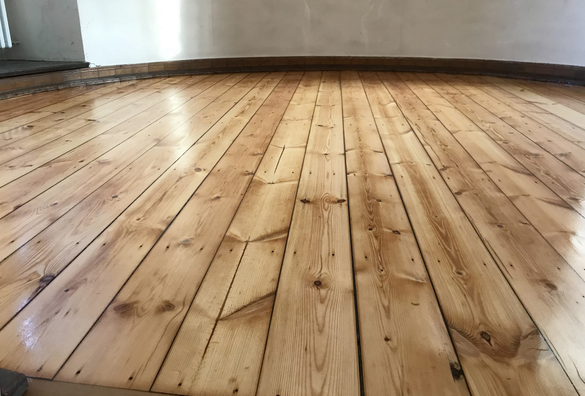 Dielen – Qualität fürs Leben aus massivem Holz | Parkett Remel